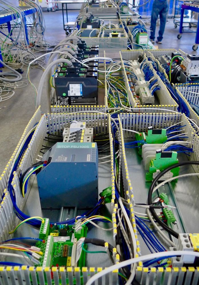 Thema 2 - Progettazione e realizzazione quadri elettrici - Elettromeccanica